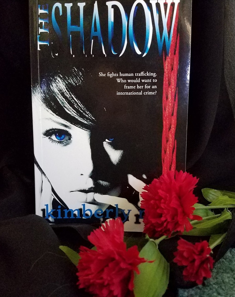 Upheld In The Shadow - Linda Jo Reed